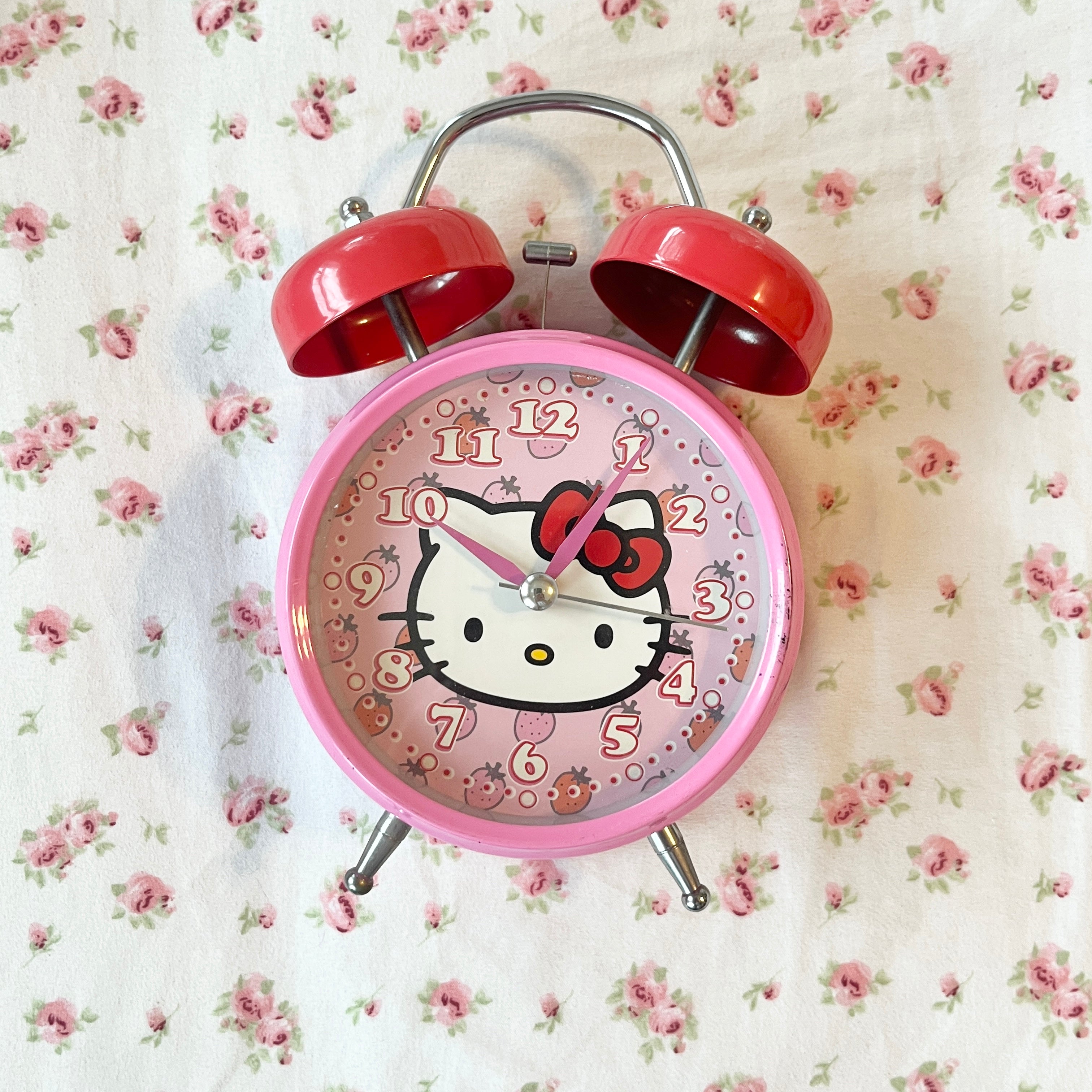 hello kitty clock – katinerr